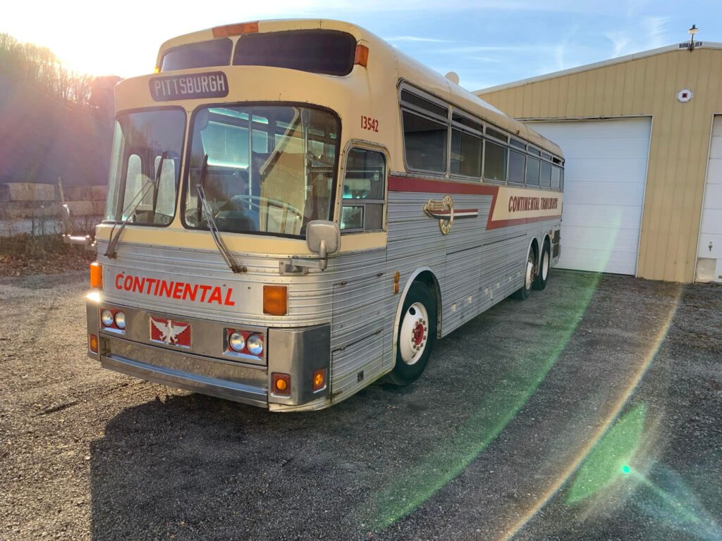 Continental Trailways Eagle Model 05 - Northeast Luxury Coach